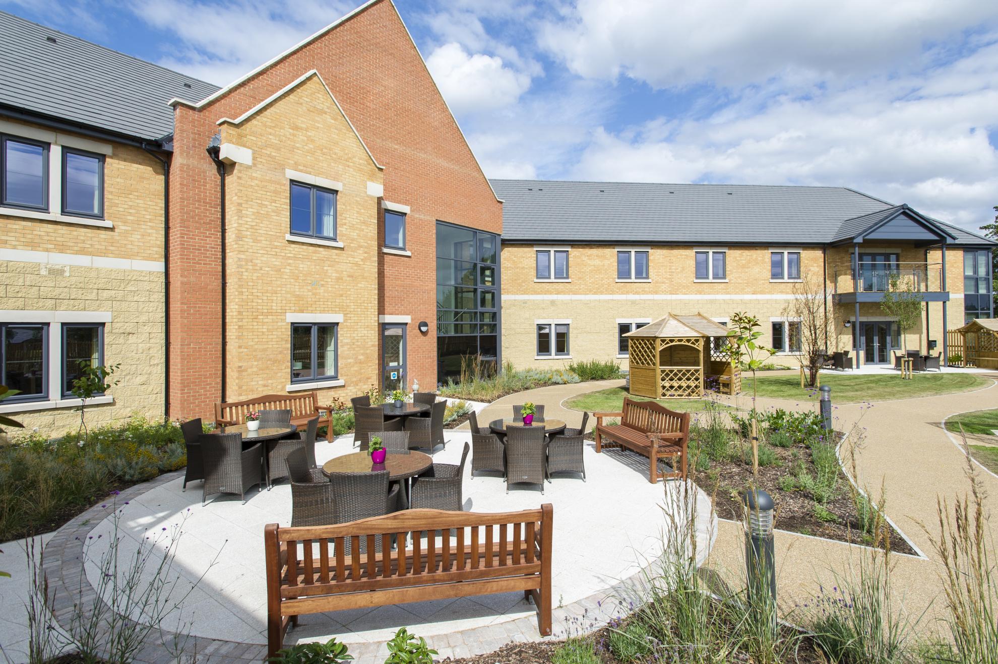 Dementia And Residential Care Home In Worcester Juniper House
